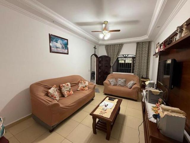 Sobrado com 2 dormitórios à venda, 192 m² por R$ 650.000,00 Vila Assunção Praia Grande/SP