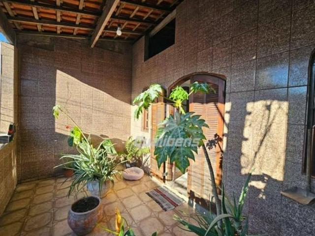 Sobrado com 2 dormitórios à venda, 330 m² por R$ 583.000,00 Parque São Vicente
