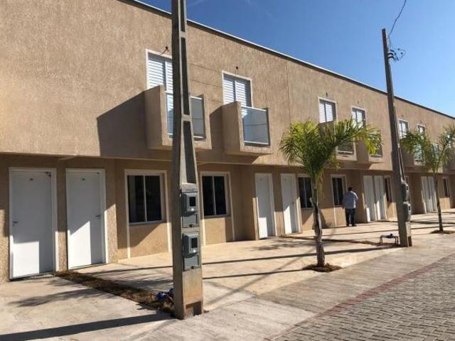 Sobrado com 2 dormitórios à venda, 52 m² por R$ 260.000,00 Condomínio Villa.