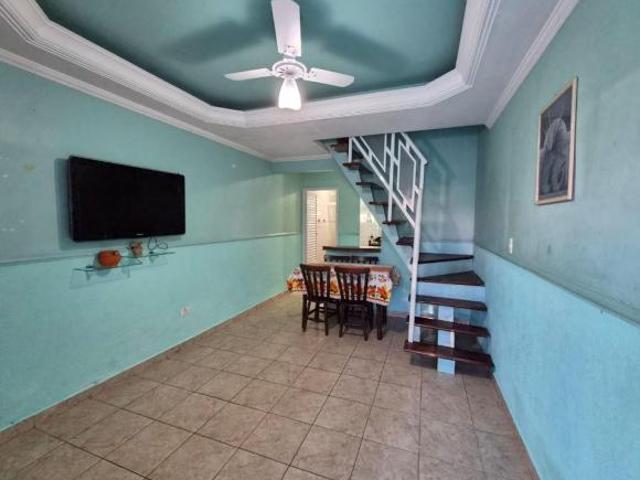 Sobrado com 2 dormitórios à venda, 55 m² por R$ 400.000,00 Maracanã Praia Grande/SP
