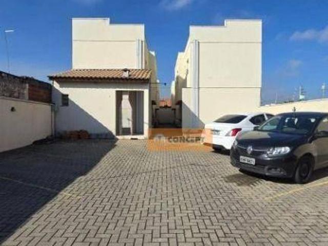 Sobrado com 2 dormitórios à venda, 60 m² por R$ 299.000,00 Vila Urupês Suzano/SP