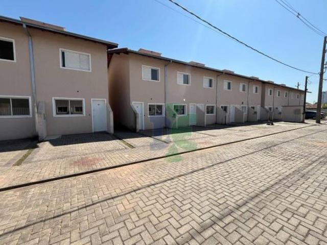 Sobrado com 2 dormitórios à venda, 64 m² por R$ 275.000,00 Jardim Jacinto Jacareí/SP