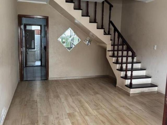 Sobrado com 2 dormitórios à venda, 64 m² por R$ 390.000,00 Vila Santa Rosa Guarujá/SP