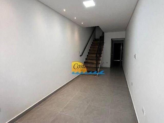 Sobrado com 2 dormitórios à venda, 70 m² por R$ 365.000,00 Caiçara Praia Grande/SP