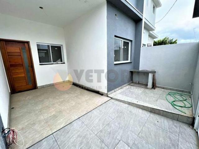 Sobrado com 2 dormitórios à venda, 72 m² por R$ 390.000,00 Golfinho Caraguatatuba/SP