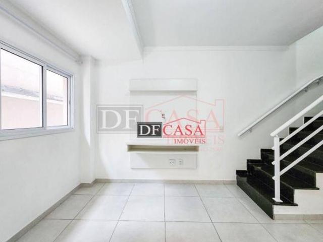 Sobrado com 2 dormitórios à venda, 74 m² por R$ 415.000,00 Itaquera São Paulo/SP