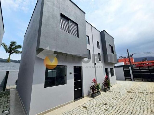Sobrado com 2 dormitórios à venda, 75 m² por R$ 415.000,00 Jardim Capricórnio Caraguatatuba/SP