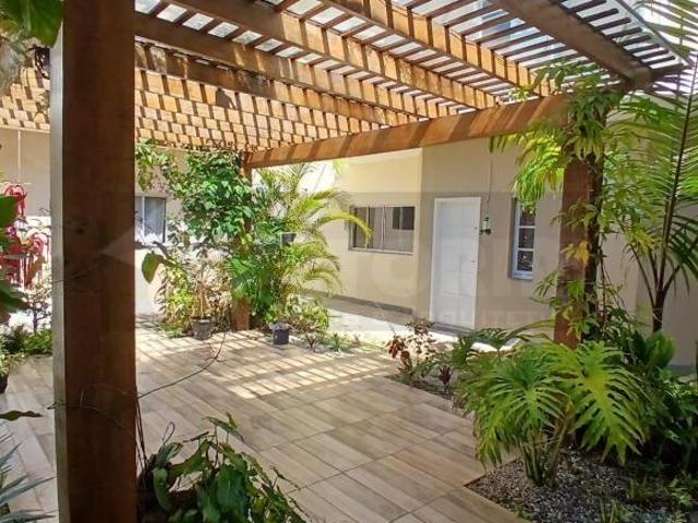 Sobrado com 2 dormitórios à venda, 90 m² por R$ 450.000,00 Pontal de Santa Marina Caraguatatuba/