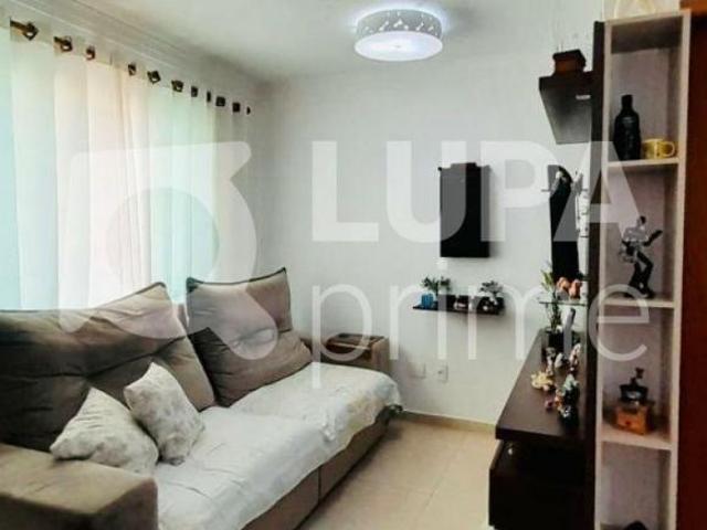 Sobrado com 2 dormitórios à venda na Vila Aurora!