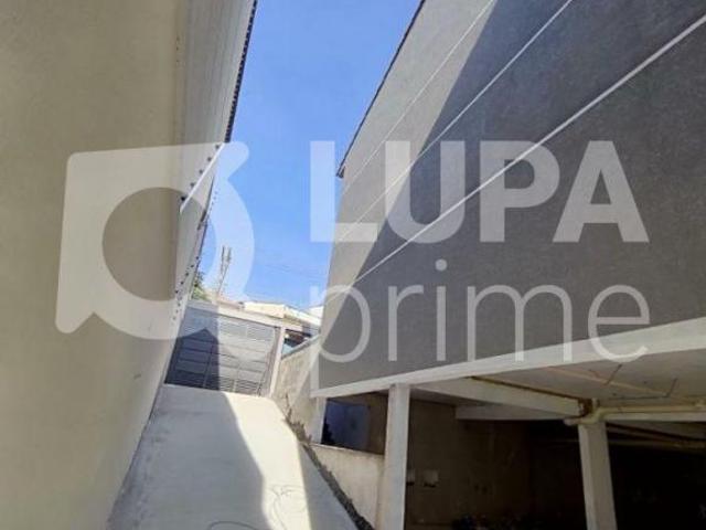 Sobrado com 2 dormitórios á venda na Vila Constança