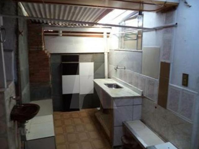 Sobrado com 2 dormitórios á venda! perto do metro