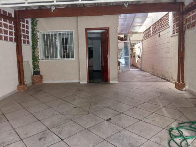 Sobrado com 2 Dormitórios, Área Gourmet e 3 Vagas no Vista Verde