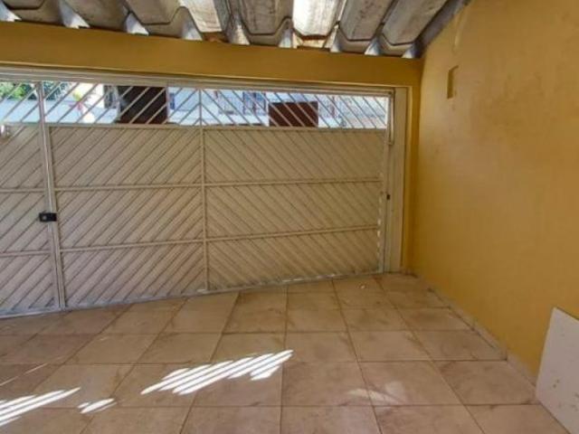 SOBRADO com 2 dormitórios e 2 vagas