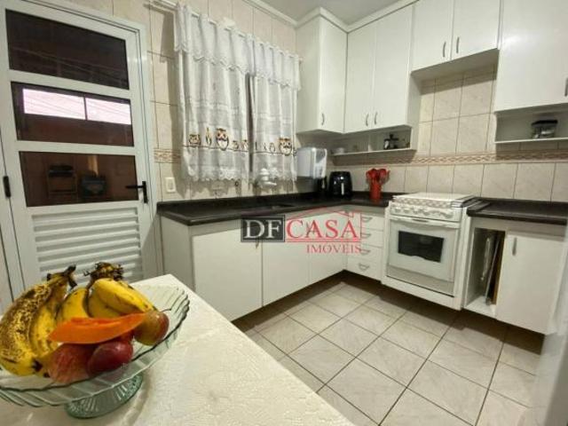 Sobrado com 2 dormitórios e 2 vagas à venda, 110 m² por R$ 450.000 Itaquera São Paulo/SP