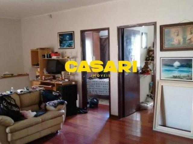 Sobrado com 2 Dormitórios e 6 Vagas à Venda na Vila Valparaíso – Santo André