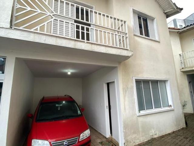 Sobrado com 2 dormitórios, sendo uma suíte, 2 vagas de garagem