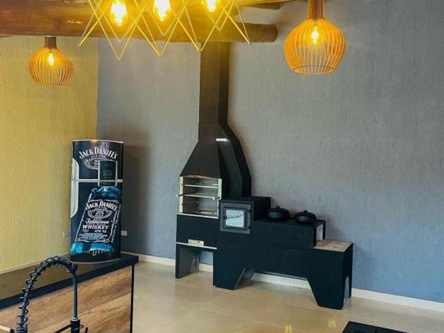 Sobrado com 2 dormitórios sendo uma suíte/Bairro Itaguá