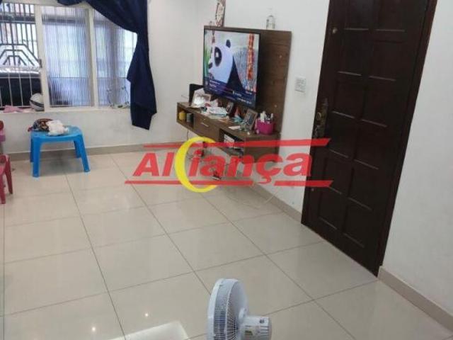 SOBRADO COM 2 DORMITÓRIOS SENDO 1 SUITE A VENDA, 195 m² Vila Galvão Guarulhos SP