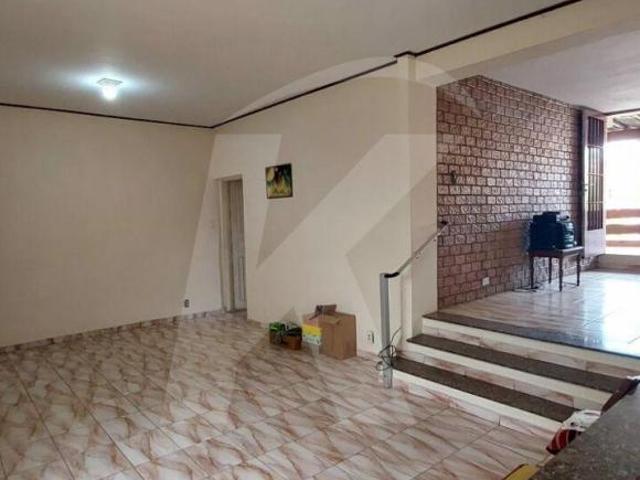 Sobrado com 2 Dormitórios, 2 Salas, 3 vagas, 182 m2, na Vila Gustavo