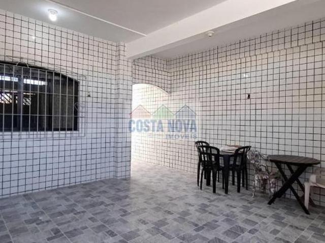 Sobrado com 2 quartos, 3 banheiros à 700m da praia na Ocian Praia Grande SP