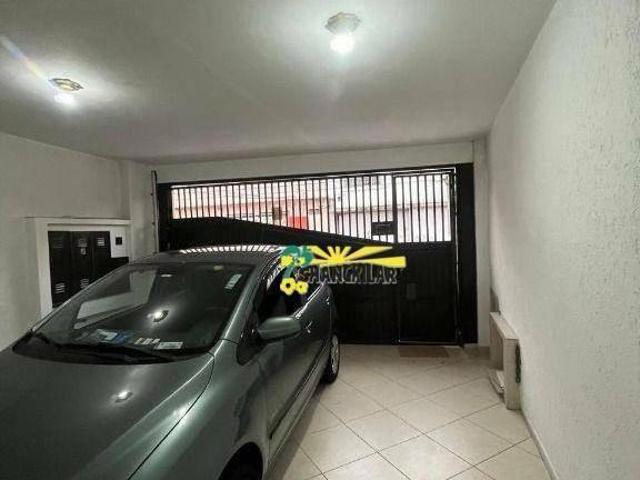 Sobrado com 2 quartos, 2 vagas, 2 banheiros e 2 casas de 3 cômodos à venda, 225 m² por R$ 650.000