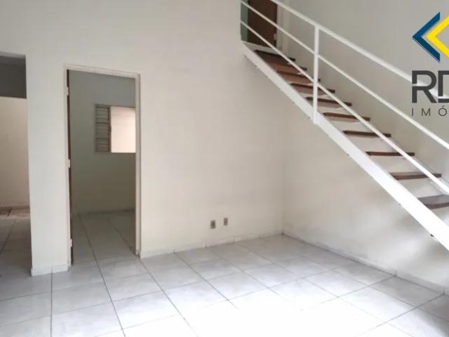 Sobrado com 2 Quartos e 1 banheiro à Venda, 43 m² por R$ 287.000