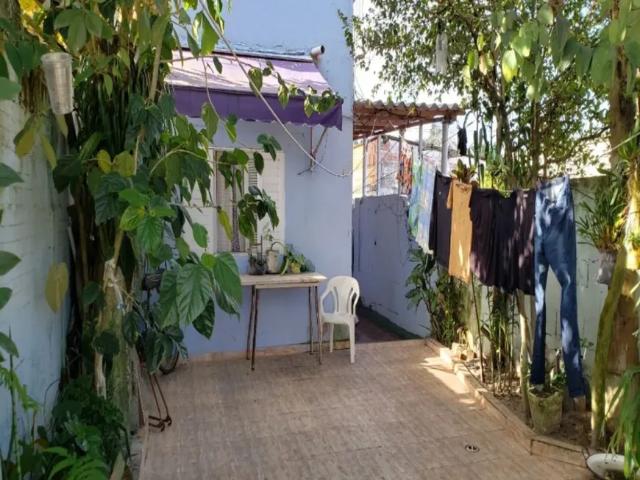 Sobrado com 2 Quartos e 1 banheiro à Venda, 50 m² por R$ 110.000