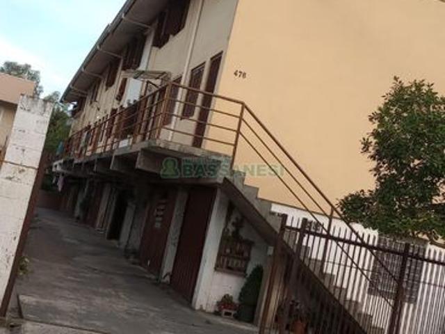Sobrado com 2 Quartos e 1 banheiro à Venda, 57 m² por R$ 180.000