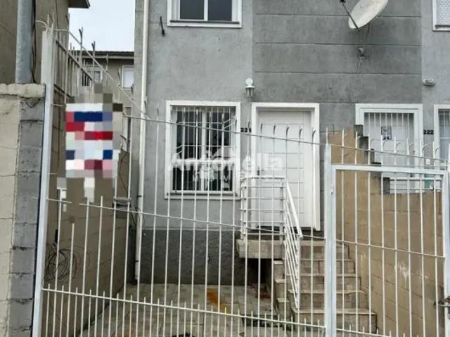 Sobrado com 2 Quartos e 1 banheiro à Venda, 90 m² por R$ 230.000