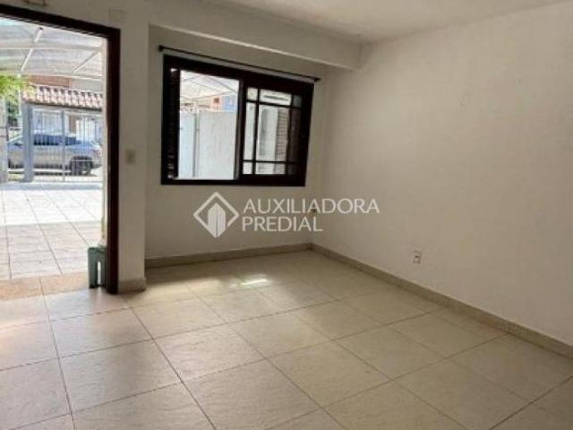 Sobrado com 2 Quartos e 2 banheiros à Venda no Bairro Hípica