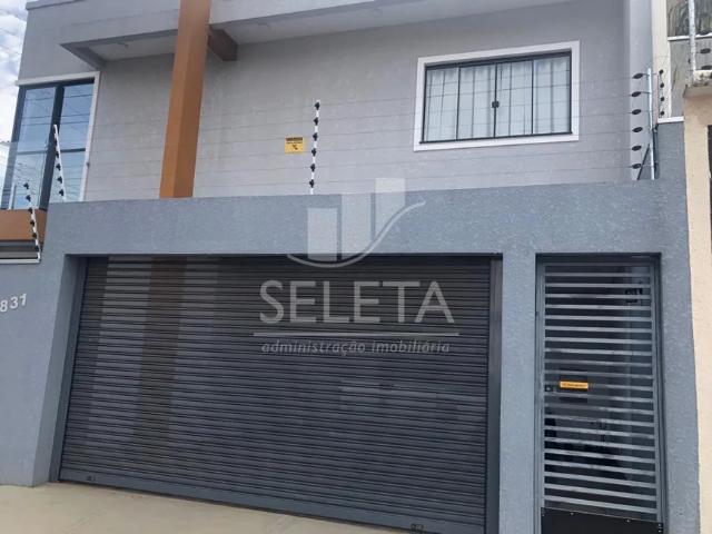 Sobrado com 2 Quartos e 2 banheiros à Venda, 145 m² por R$ 830.000