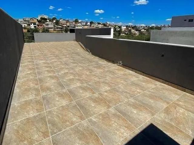 Sobrado com 2 Quartos e 2 banheiros à Venda, 160 m² por R$ 384.000