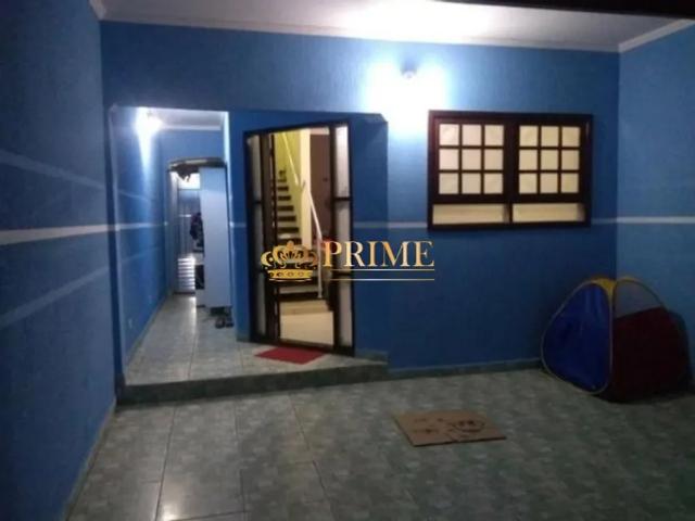 Sobrado com 2 Quartos e 2 banheiros à Venda, 170 m² por R$ 320.000