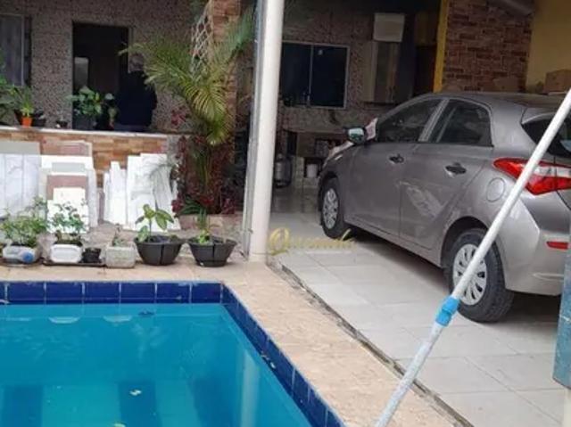 Sobrado com 2 Quartos e 2 banheiros à Venda, 181 m² por R$ 449.000