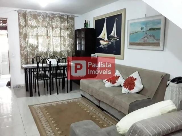 Sobrado com 2 Quartos e 2 banheiros à Venda, 120 m² por R$ 307.000