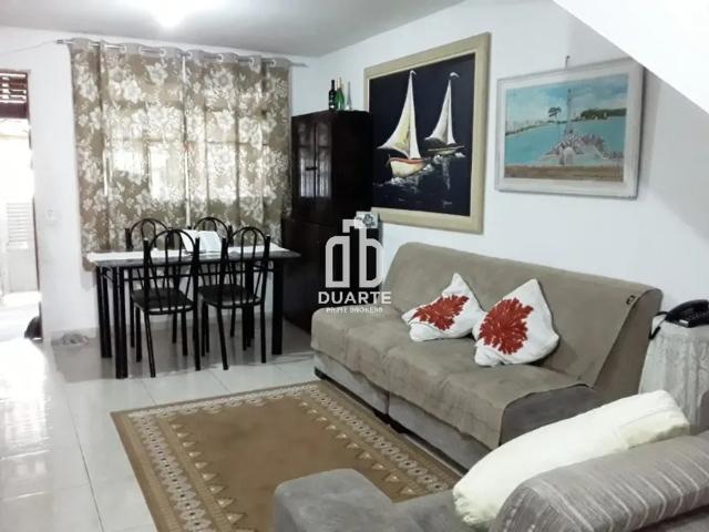 Sobrado com 2 Quartos e 2 banheiros à Venda, 120 m² por R$ 310.000