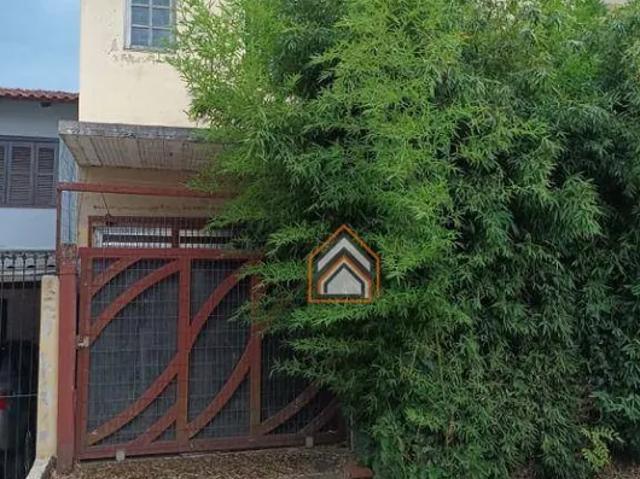 Sobrado com 2 Quartos e 2 banheiros à Venda, 56 m² por R$ 180.000
