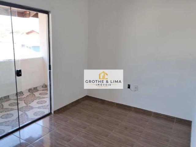 Sobrado com 2 Quartos e 2 banheiros à Venda, 62 m² por R$ 210.000
