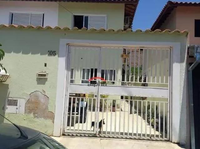 Sobrado com 2 Quartos e 2 banheiros à Venda, 70 m² por R$ 300.000