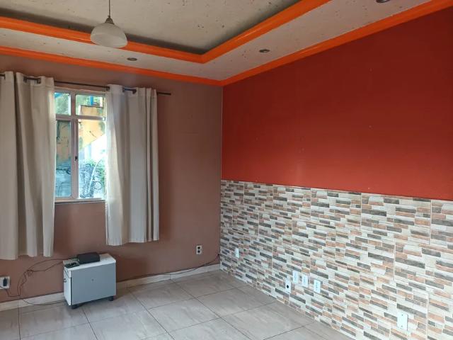 Sobrado com 2 Quartos e 2 banheiros à Venda, 80 m² por R$ 210.000