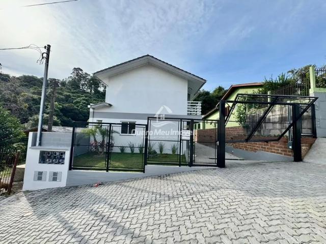 Sobrado com 2 Quartos e 2 banheiros à Venda, 82 m² por R$ 279.900