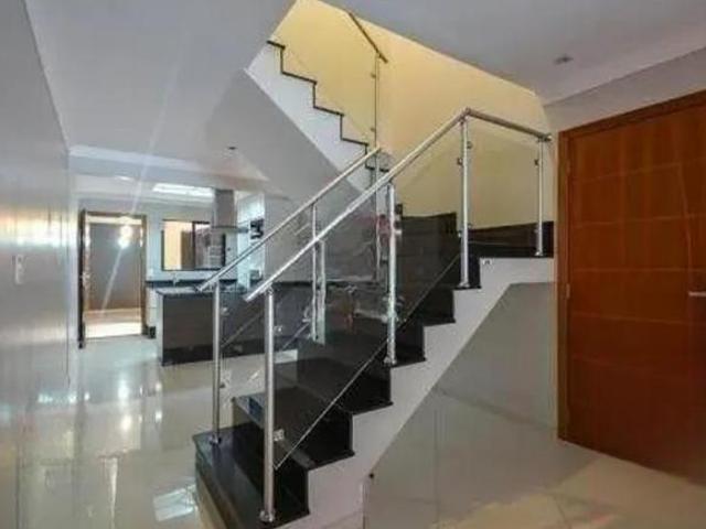 Sobrado com 2 Quartos e 3 banheiros à Venda, 152 m² por R$ 720.000