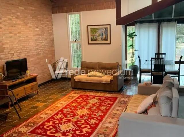 Sobrado com 2 Quartos e 3 banheiros à Venda, 246 m² por R$ 1.300.000