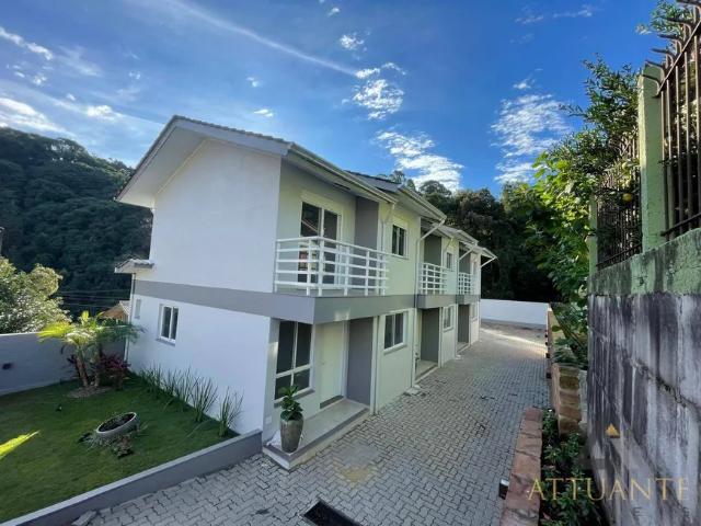 Sobrado com 2 Quartos e 3 banheiros à Venda, 81 m² por R$ 279.000