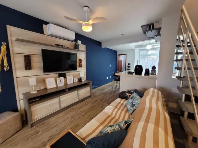 Sobrado com 2 Quartos e 3 banheiros à Venda, 91 m² por R$ 639.000