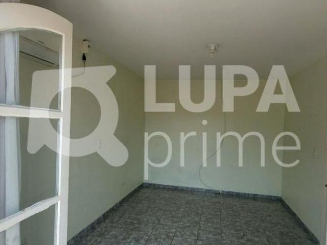 SOBRADO COM 2 QUARTOS E 3 VAGAS A 10 MINUTOS DO METRÔ TUCURUVI