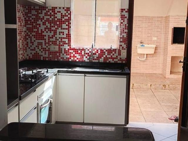 Sobrado com 2 Quartos e Churrasqueira à Venda no Vitória Régia Curitiba