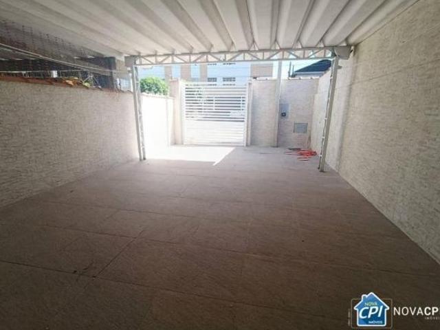Sobrado com 2 Quartos no Canto do Forte em Praia Grande/SP