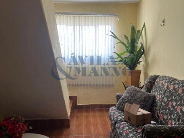 Sobrado com 2 quartos na Mooca