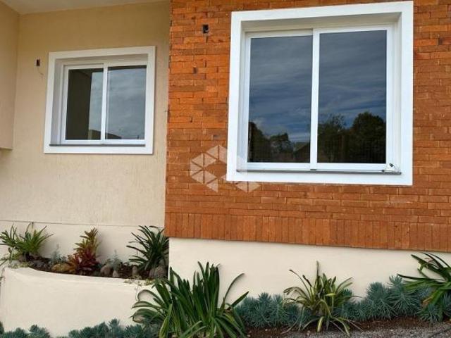 Sobrado com 2 quartos sendo um suíte no bairro Piá